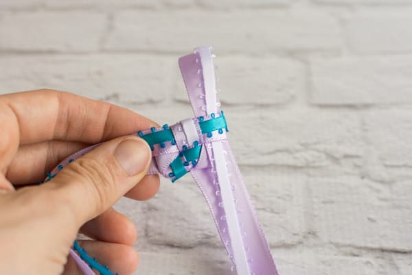 How to Make a Three Color Ribbon Lei - The Artisan Life
