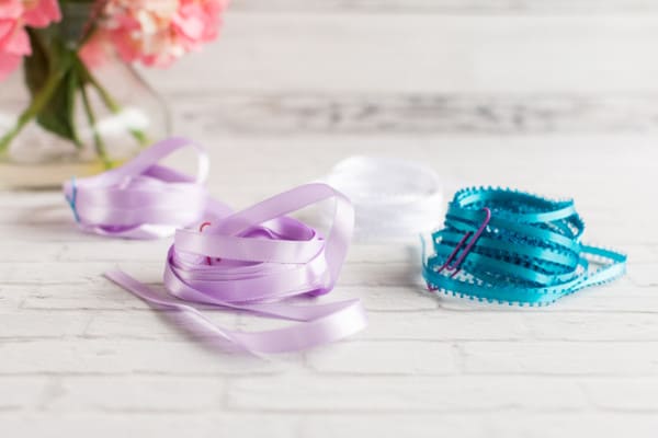How to Make a Three Color Ribbon Lei - The Artisan Life