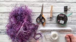 Super Easy Hawaiian Eyelash Yarn Lei Tutorial - Fuzzy Single Straw Lei ...