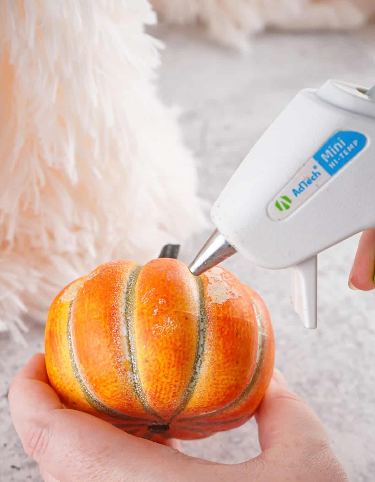 Easy DIY Sherpa Ghost Craft - The Artisan Life